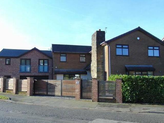 5 bedroom detached house for sale in Harden Hills Shaw OL2