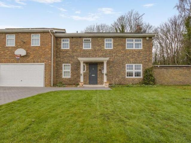 5 bedroom detached house for sale in Harkness Drive, Canterbury, Kent, CT2