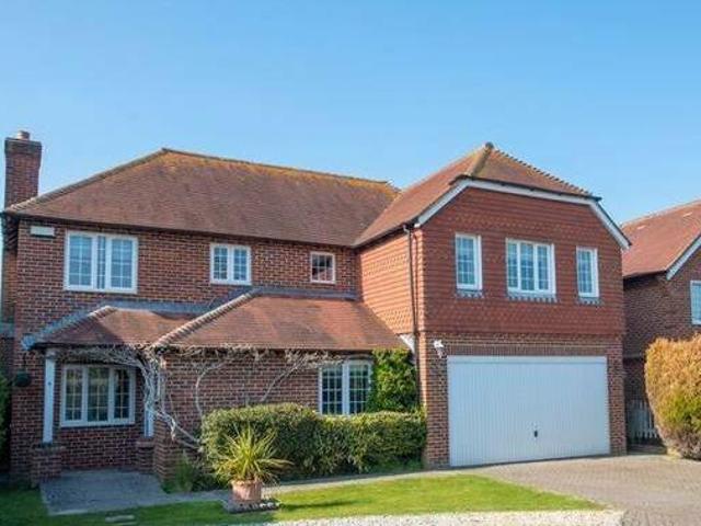 5 bedroom detached house for sale in Harlands Mews Ridgewood TN22