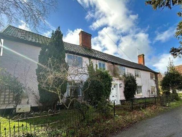 5 Bedroom Detached House For Sale In Harleston Road