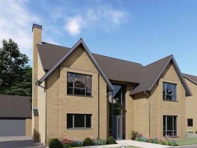 5 bedroom detached house for sale in Harlestone Road Northampton NN5 NN5