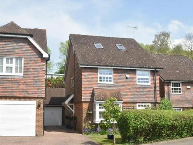 5 Bedroom Detached House For Sale In Harrietsham, Maidstone