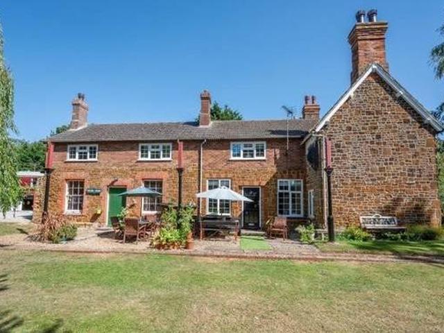 5 bedroom detached house for sale in Heacham PE31