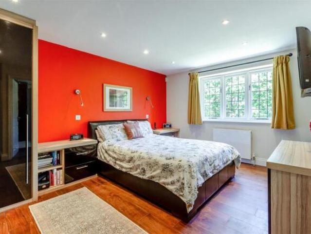 5 bedroom detached house for sale in Headcorn Road, Sutton Valence, ME17