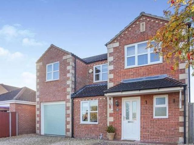 5 bedroom detached house for sale in Headland Way Navenby LN5 LN5