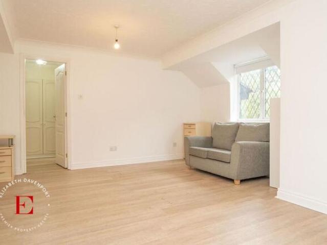 5 bedroom detached house for sale in Heath Green Way, Coventry, CV4
