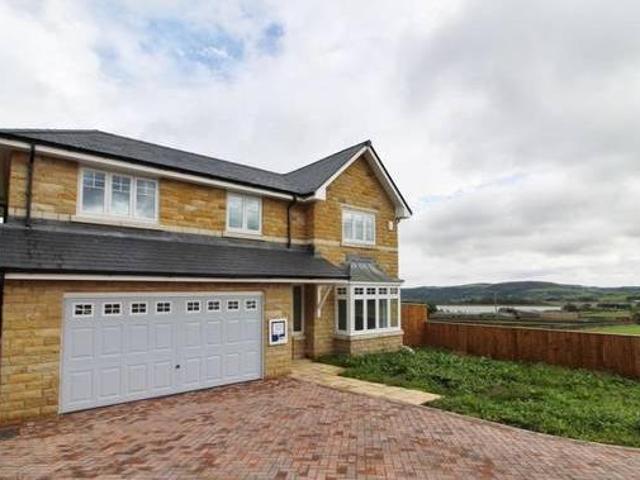 5 bedroom detached house for sale in Heather View Hade Edge Holmfirth HD9
