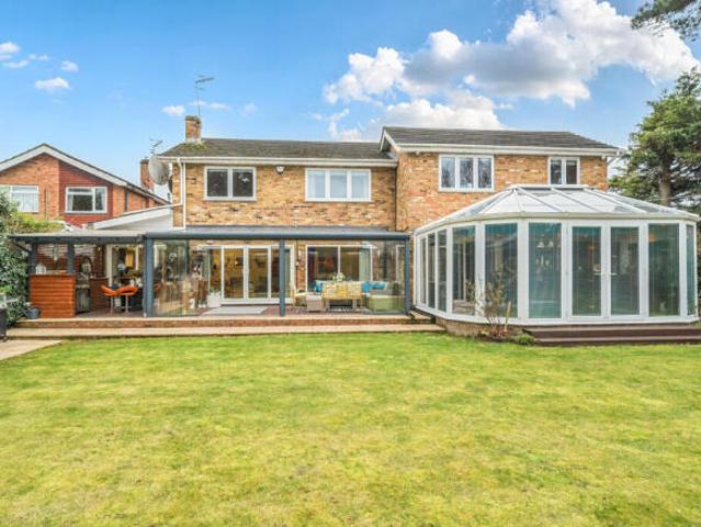 5 bedroom detached house for sale in Heathfield Road, Bushey, WD23