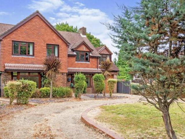 5 Bedroom Detached House For Sale In Hedge End