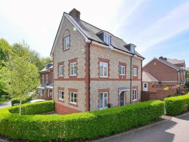 5 Bedroom Detached House For Sale In Hellingly