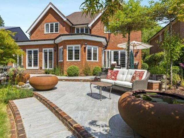 5 Bedroom Detached House For Sale In High Wycombe