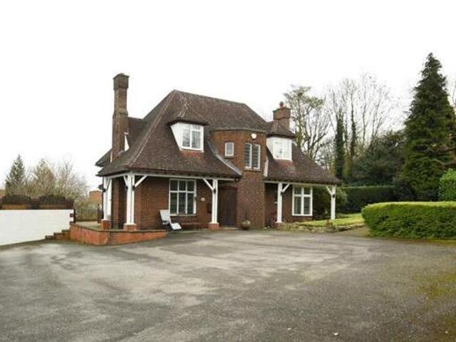 5 Bedroom Detached House For Sale In High Bank Road, Winshill
