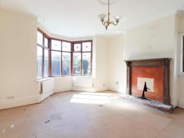 5 bedroom detached house for sale in High Greave, Sheffield, S5