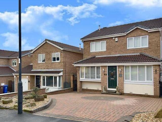 5 Bedroom Detached House For Sale In High Green