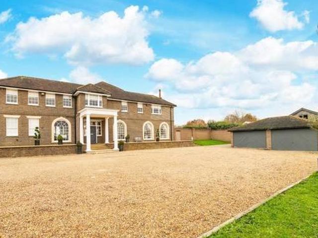 5 bedroom detached house for sale in High Road Chigwell IG7