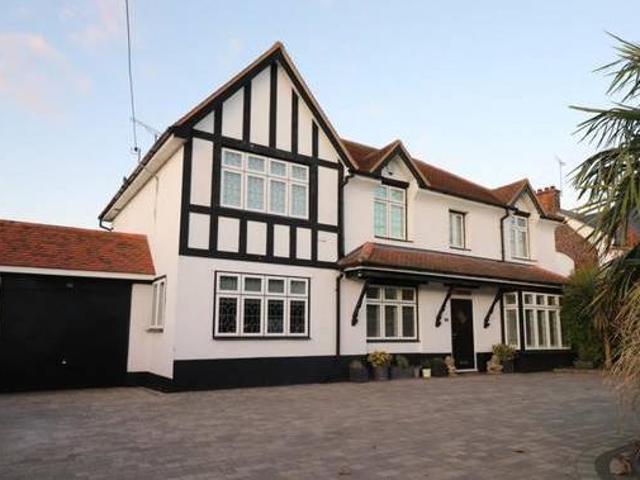 5 bedroom detached house for sale in High Road Hockley Essex SS5 SS5