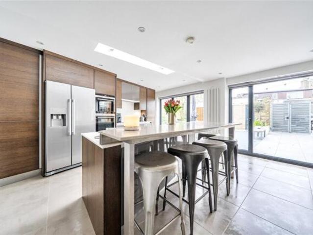 5 bedroom detached house for sale in Highfield Terrace, Pudsey, West Yorkshire, LS28