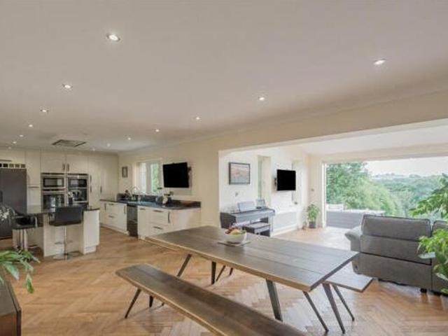 5 Bedroom Detached House For Sale In Hightown, Liversedge