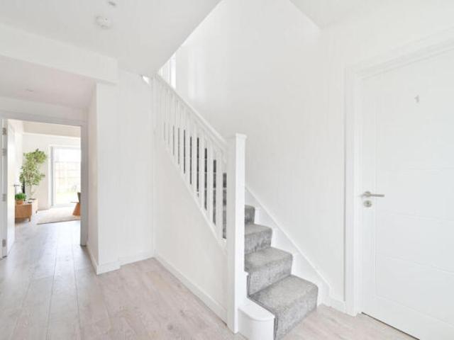 5 bedroom detached house for sale in Hill Close, NW2, Dollis Hill, London, NW2