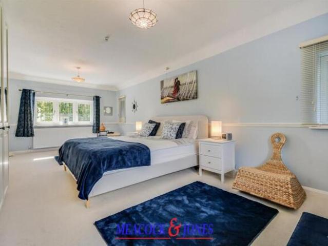 5 bedroom detached house for sale in Hillwood Grove, Hutton Mount, Brentwood, CM13