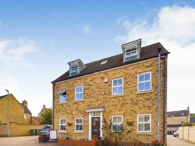 5 Bedroom Detached House For Sale In Hinchingbooke Park