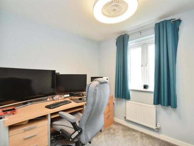 5 bedroom detached house for sale in Ingleborough Drive, Harrogate, HG3