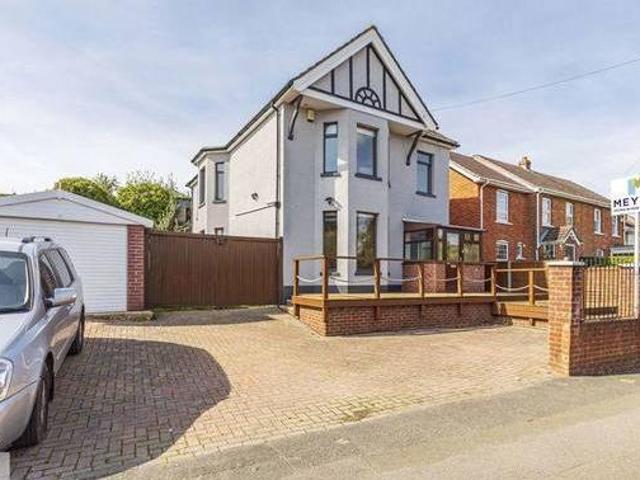 5 bedroom detached house for sale in Iford Lane Southbourne BH6