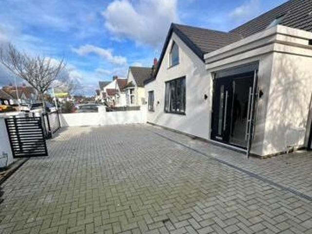 5 Bedroom Detached House For Sale In Illford, London
