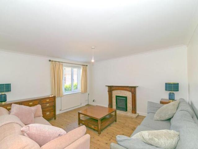 5 bedroom detached house for sale in Ireland Close, Browns Wood, MK7