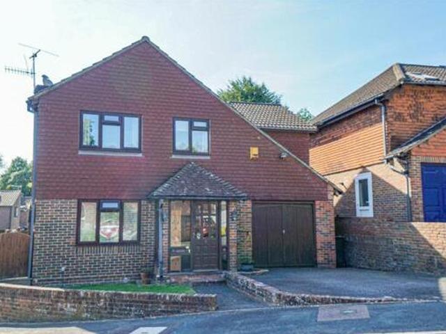 5 Bedroom Detached House For Sale In Juniper Close