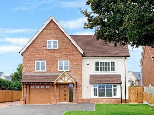 5 bedroom detached house for sale in Oak Grove The Grove Chelmsford CM3