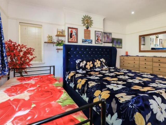 5 bedroom detached house for sale in Oaklands Road, Off Penn Road, Wolverhampton, WV3