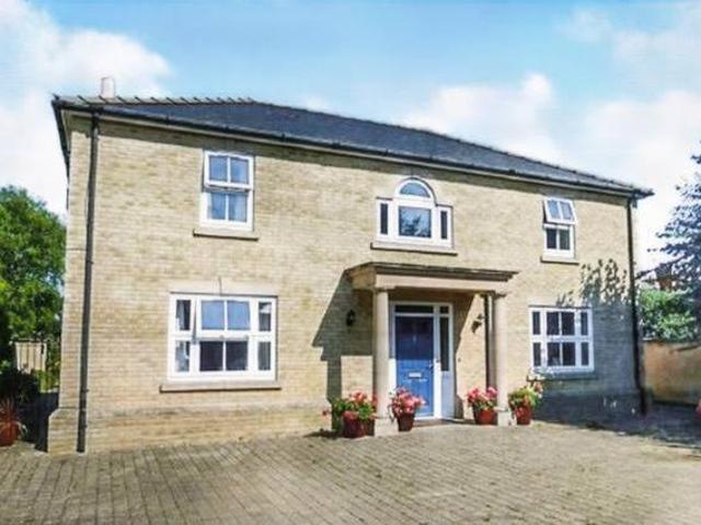 5 bedroom detached house for sale in Old Convent Fields Wisbech PE13