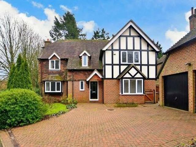 5 bedroom detached house for sale in Old Rectory Close Mersham Ashford Kent TN25