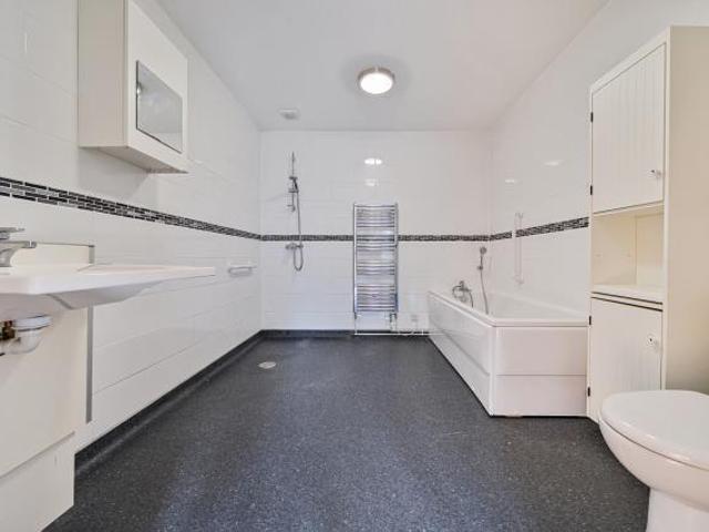 5 bedroom detached house for sale in Old Worting Road, Basingstoke, Hampshire, RG22