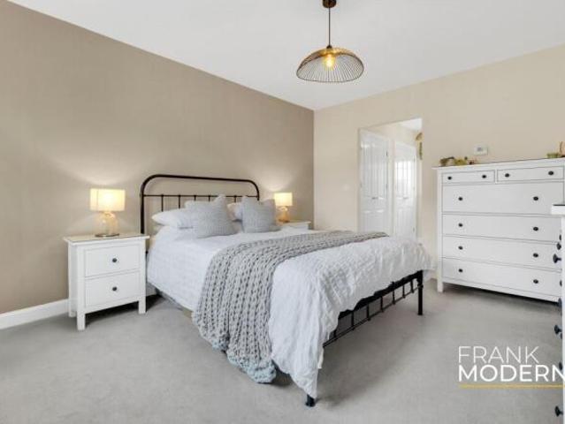 5 bedroom detached house for sale in Oliver Road, Hampton Vale, PE7