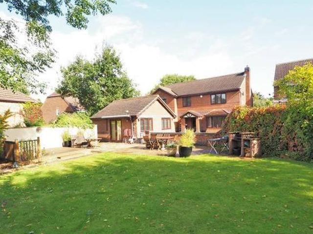 5 bedroom detached house for sale in Orchard Park Coddington Newark NG24