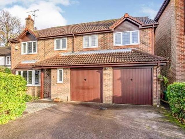 5 bedroom detached house for sale in Osmund Close Worth Crawley RH10
