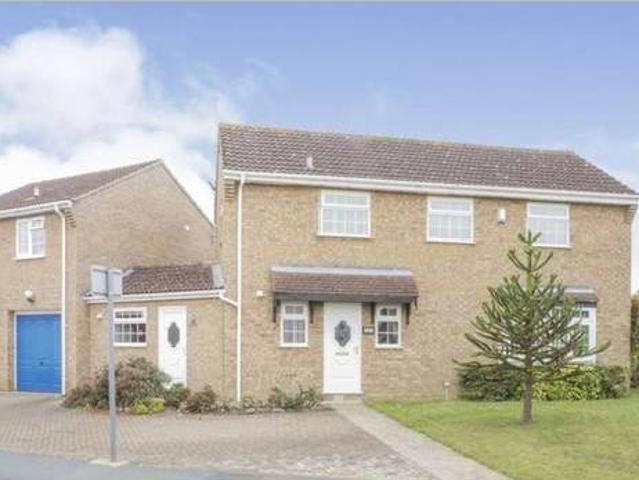 5 bedroom detached house for sale in Lowry Way Stowmarket IP14 IP14