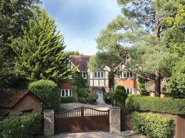 5 bedroom detached house for sale in Longwater Road Eversley Hook RG27 RG27