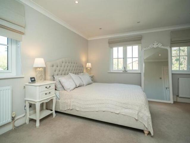 5 bedroom detached house for sale in London Road, St. Albans, AL1