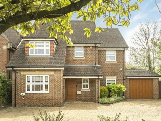 5 Bedroom Detached House For Sale In London