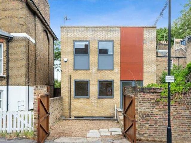 5 Bedroom Detached House For Sale In London