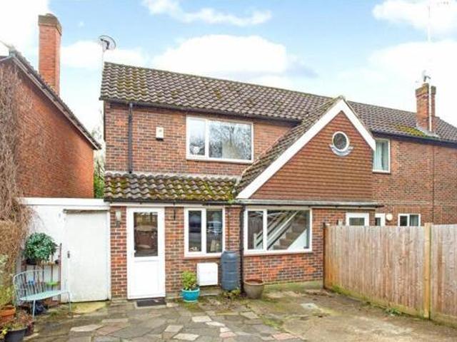 5 Bedroom Detached House For Sale In London