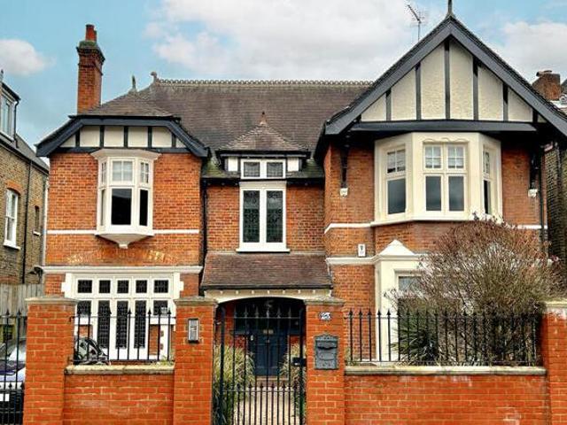 5 Bedroom Detached House For Sale In London