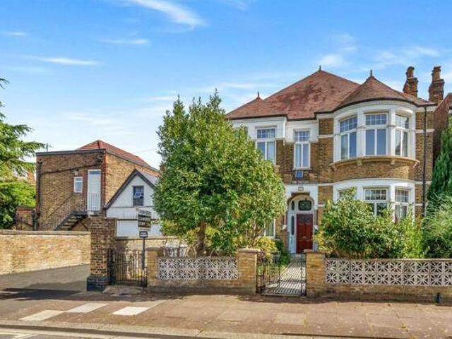 5 Bedroom Detached House For Sale In London