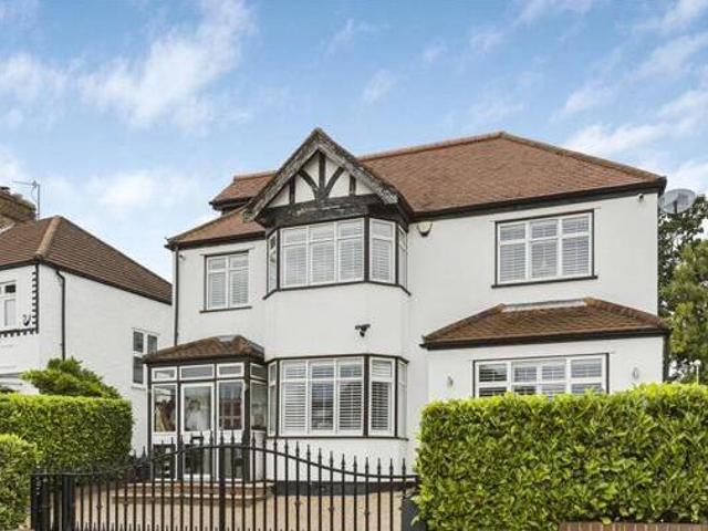 5 Bedroom Detached House For Sale In London