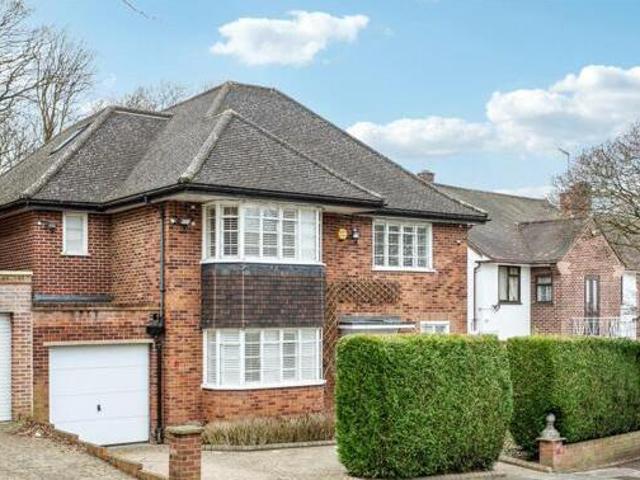 5 Bedroom Detached House For Sale In London
