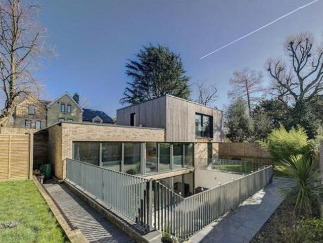 5 Bedroom Detached House For Sale In London