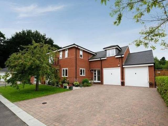 5 bedroom detached house for sale in Lavender Walk Coleorton Coalville Leicestershire LE67